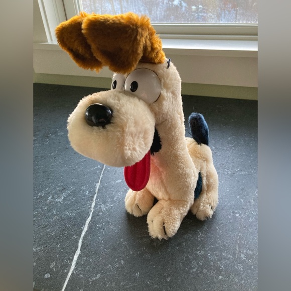Dakin | Toys | Odie Plush Dog From Garfield | Poshmark